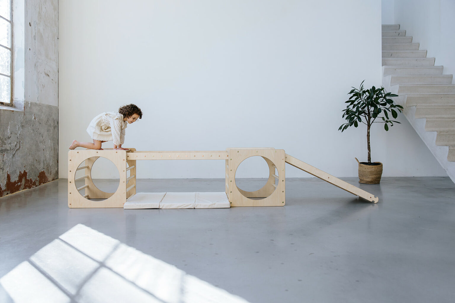 Klimrek kubus set van 2 met glijbaan | klimhelling en ladder naturel
