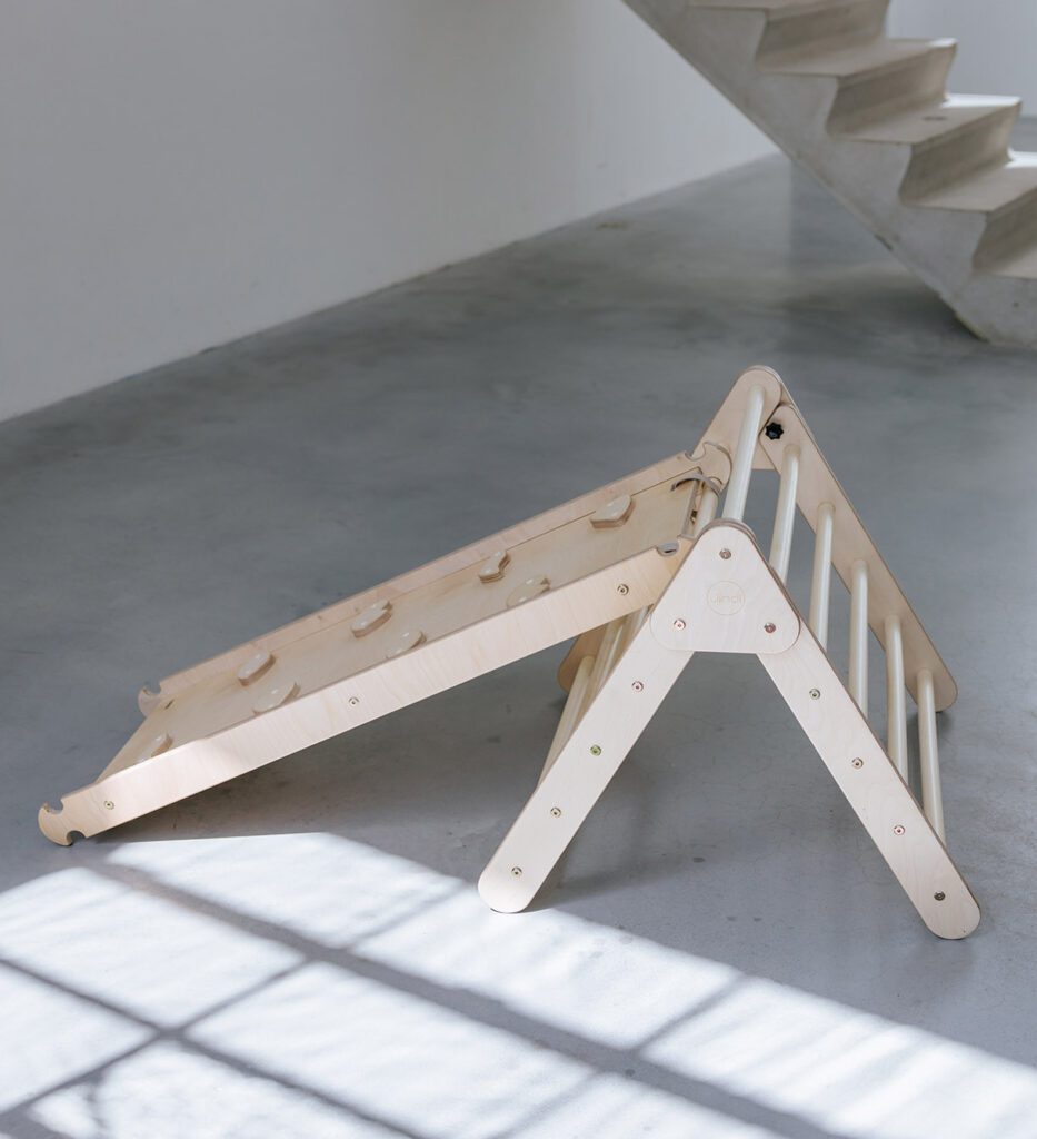Klimdriehoek en klimkubus met glijbaan-klimhelling en ladder Jindl®