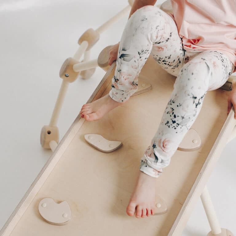 Houten klimrek | klimkoepel voor kinderen met glijbaan | klimhelling